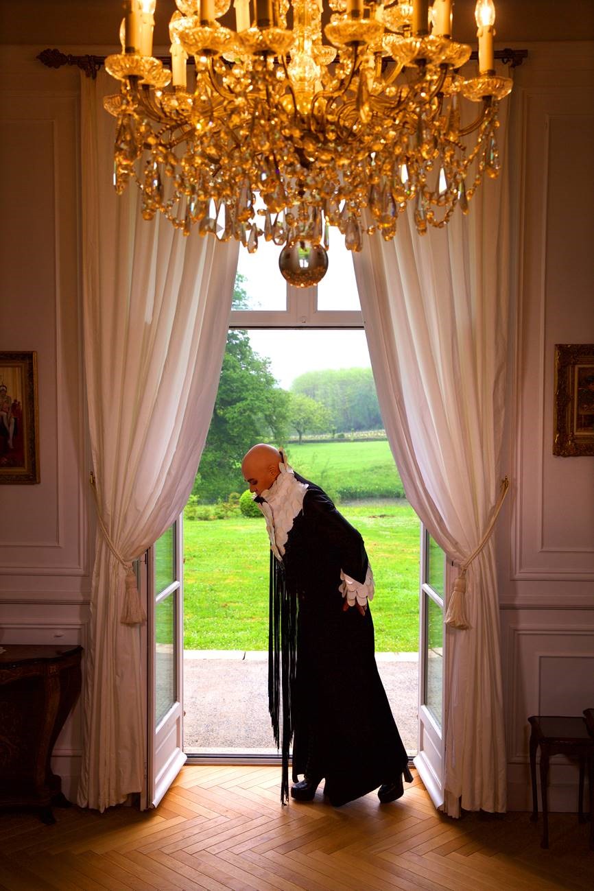 Nataniël wears his Art on Stage – De Beer Necessities